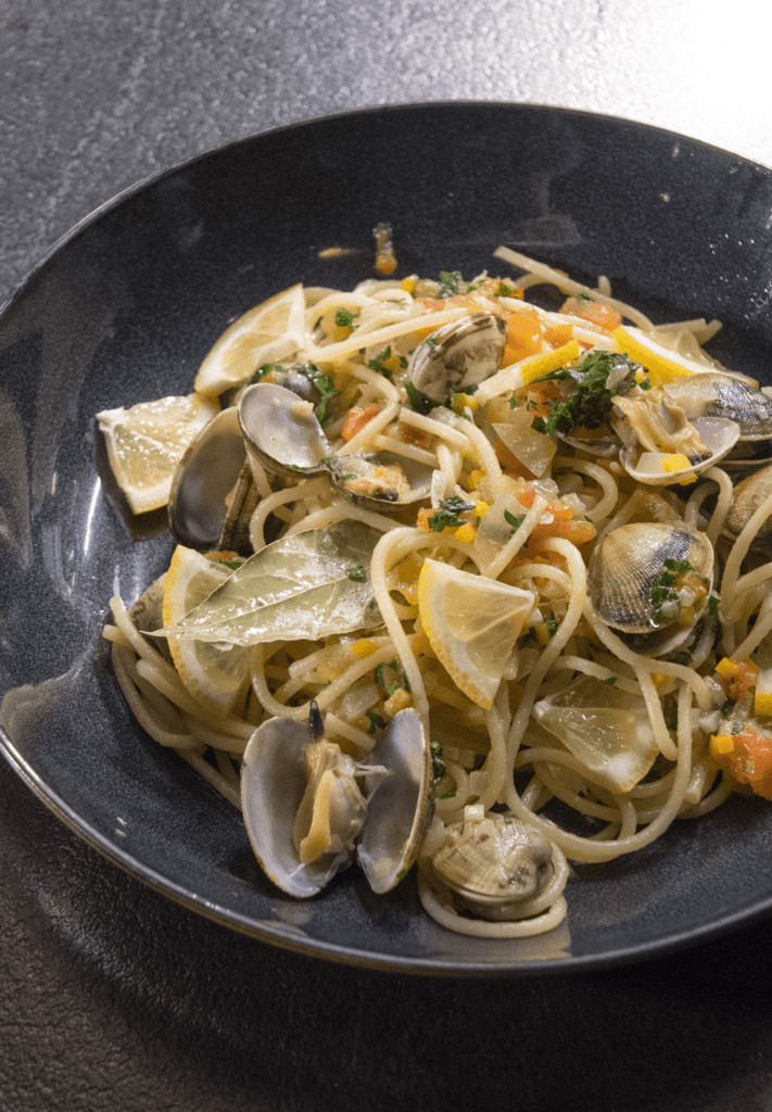 Perron – Brasserie & Bar in Basel